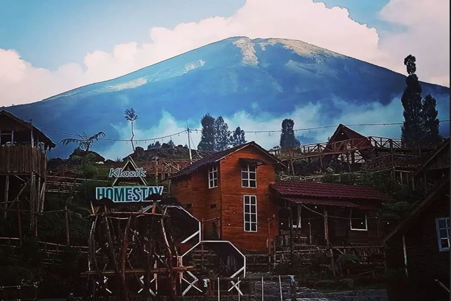 Pesona Kampung Atas Awan, Wisata dan Penginap Eksotis di Temanggung